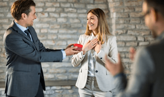 5 Corporate Gift Boxes That Will Impress Your Clients and Partners - SEO на relife.global